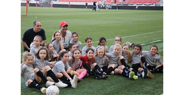 Home [www.westessexfc.com]